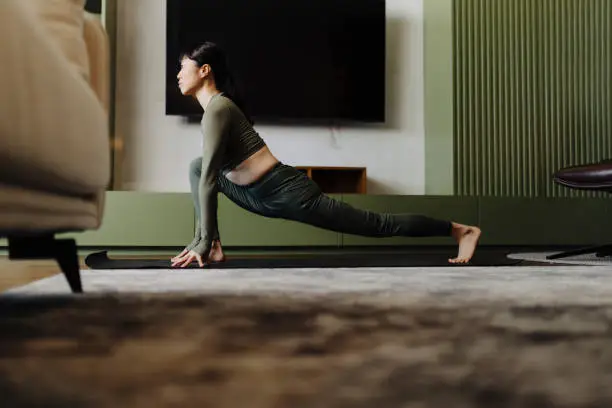 Hatha Yoga Dynamic Flow: The Perfect Blend Of Strength, Flexibility, And Self-Awareness – Mystic ...